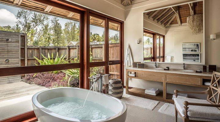 Four-Seasons-Resort-Desroches-Island-Spa-Bathroom-Badrum-Bathtube ...
