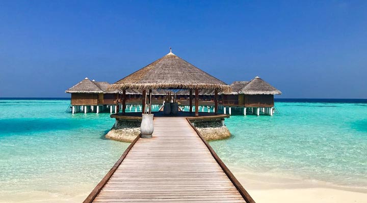 Maafushivaru-Island-Resort-Spa-Pier-Brygga-Sand-Sandstrand-Strand ...