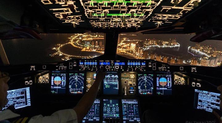 Qatar-Airways-Doha-Cockpit | Indcen Resor